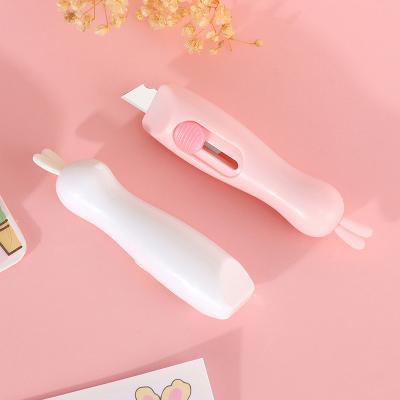 China Ceramic Blade Utility Knife 8cm Retractable Mini Cutter for Mail Box Cutting for sale