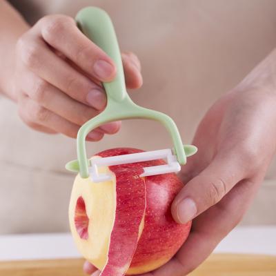 China Zirconia Ceramic Fruit Peeler 14x7.5cm Non Rust Kitchen Peeling Tool by MIDDIA for sale