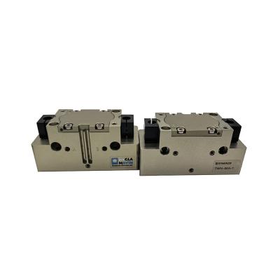 China Industrial Robotic Gripper with Dust-Proof IP64 Design and Heat Resistance up to 130°C for sale