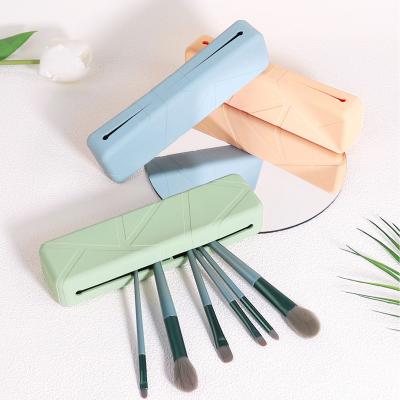 China Portable LFGB Silicone Makeup Brush Case Large Capacity for sale