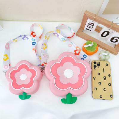 China Flower Silicone Round Pencil Case Makeup Bag School Supplies Crossbody Purse Bag Handbag Shoulder Bag Christmas Gifts for sale