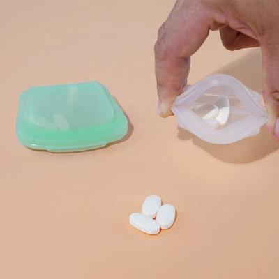 China Small Reusable Silicone Food Storage Bag – BPA-Free, Leakproof, Dishwasher Safe, Microwave & Freezer Friendly – Perfect For Snacks, Baby Food, Travel, And Zero-Waste Kitchen Use for sale