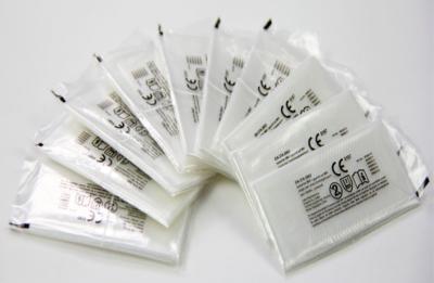 China Lighter Weight Folded Disposable Poly Gloves Clear Color For Hair Salon for sale
