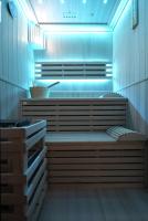 China Modern 2 Person Hemlock Wood Sauna with Harvia Electric Heater 130x120x200cm for sale