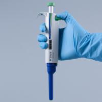 China 100-1000ul Hand Controlled Single Channel Lab Pipettes For Liquid Transfer for sale