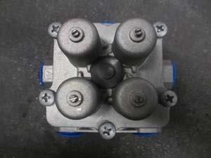 China SHAANXI COPY QUALITY PHOTO COLOR Four Circuit Protection Valve - Четырехконтурный предохранительный клапан 81.52151.6094 for sale
