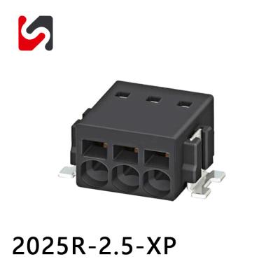 China 2.5mm Pitch 150V 5A SMD Phoenix Screw Terminal Block 2025R-2.5 for sale