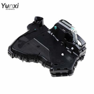 China Door Lock Actuators Latch 69040-06180 for Toyota Camry 4Runner RAV4 Lexus Scion for sale