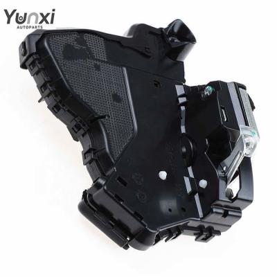 China 69040-0C050  Power Door Lock Actuators Front Left for LEXUS ES350 2015-2018 RX350/450H 2009-2015 for Toyota for sale