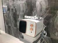 China Multi Language RF Beauty Machine , RF Body Contouring Machine With Large Color Touch Screen for sale