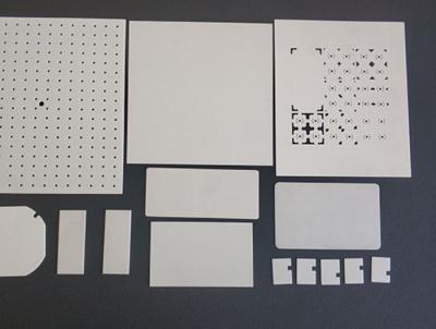 China Al2O3 Alumina Ceramic Substrate 0.1mm Thickness with 660 MPa Bending Strength for High-Frequency Circuits for sale