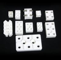China High Temperature 2/3 Pole 24A Steatite Ceramic Terminal Block Connector with 2.8 g/cm³ Density and 18 kV/mm Dielectric Strength for sale