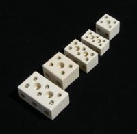China High Temperature 2/3 Pole 24A Steatite Ceramic Terminal Block Connector with 2.8 g/cm³ Density and 18 kV/mm Dielectric Strength for sale