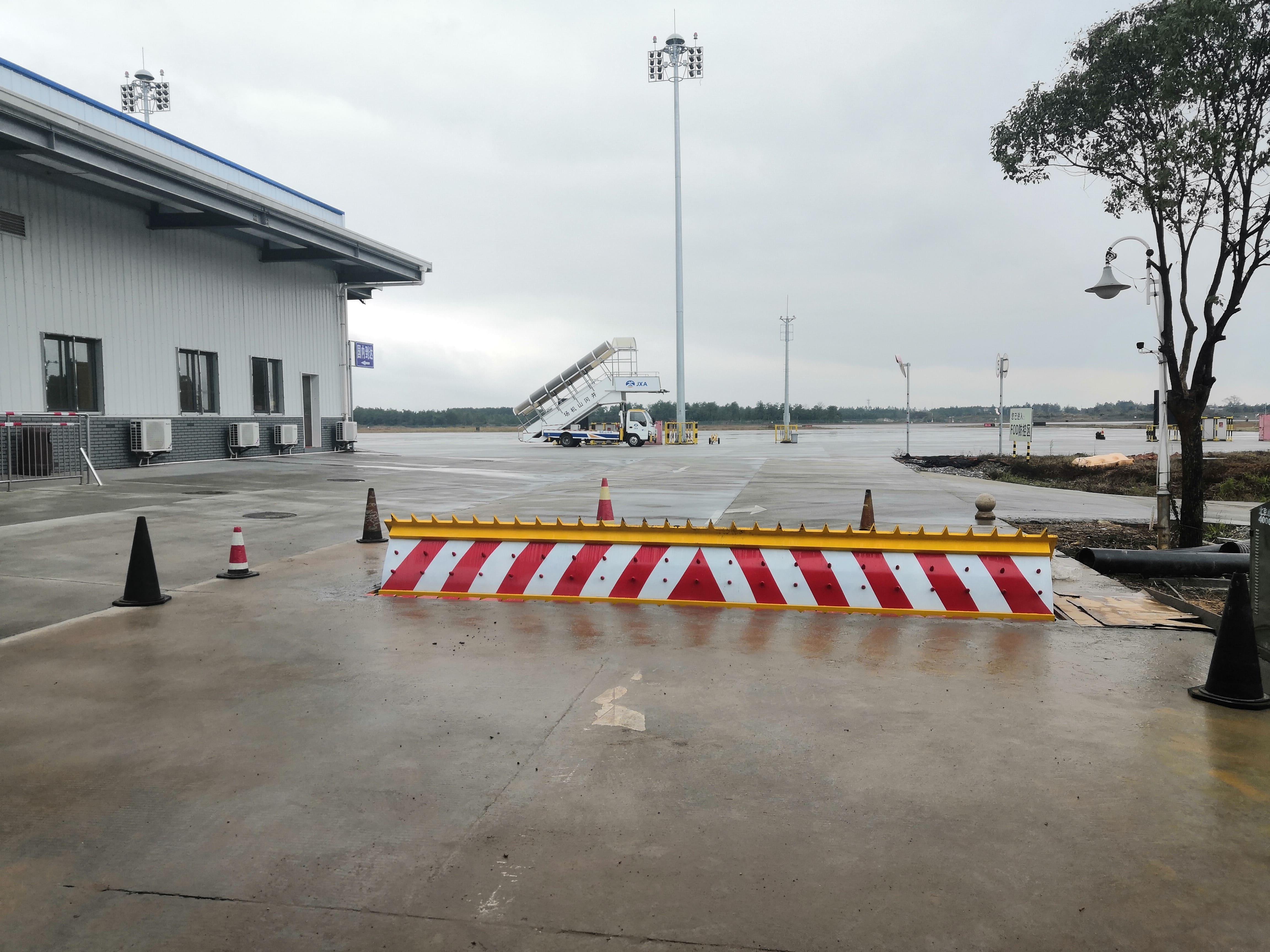 Advantages of Wedge Barrier Systems