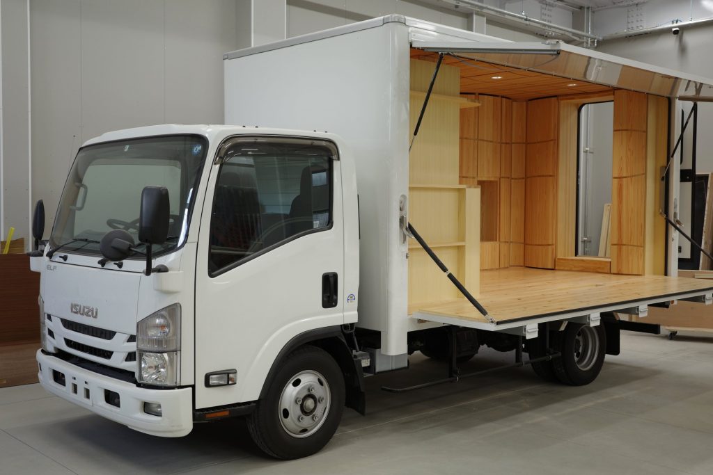 Wooden Truck Manaviba Image 1