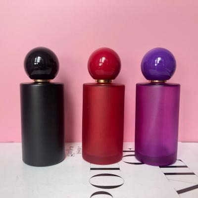 China 500pcs 50ml Perfume Spray Bottle Plastic Ball Cap Cosmetic Glass for sale