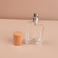 China Portable Perfume Sub Bottled 30ml Square Glass Spray for sale