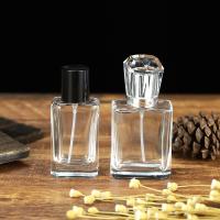 China Transparent Glass Perfume Bottle 30ml 50ml Portable 5000 Pcs for sale
