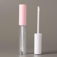 China OEM ODM Clear Round Lip Gloss Containers Wand Tubes UV Coating for sale
