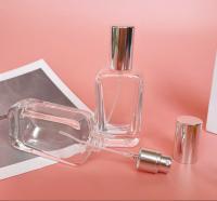 China Factory Wholesale New Empty Oil Perfume Spray Bottle Luxury 30ml 50ml 100ml Clear Square for sale