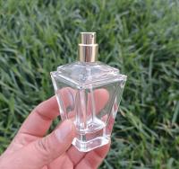 China Custom Crown Cap 60ml Custom Square Crimp Cap Clear Perfume Spray Bottle for sale