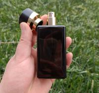 China 100Ml Free Sample Luxury Square Clear Refill Pump Empty Glass Perfume spray Bottles for sale