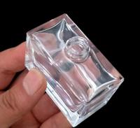 China 30ml Flat Square Design Perfume Spray Bottle Empty Glass Luxury Perfume Bottles for sale