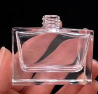 China 30ml Flat Square Design Perfume Spray Bottle Empty Glass Luxury Perfume Bottles for sale