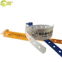 China Custom Logo PVC Wristbands 250x25mm Neon Reflective for Music Events for sale