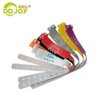 China Customizable PVC Wristband 250x25mm Waterproof Tear Resistant for Events Festivals for sale