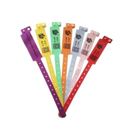 China Custom Logo Soft PVC Wristband 250x25mm Waterproof Vinyl Bracelet for Events for sale