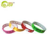 China Neon PVC Vinyl Wristband 250x25mm 250x16mm Custom Logo Waterproof Tear Resistant for Events Shipping for sale