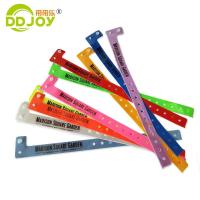 China Neon PVC Vinyl Wristband 250x25mm 250x16mm Custom Logo Waterproof Tear Resistant for Events Shipping for sale