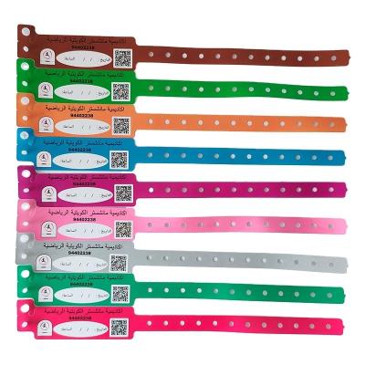 China ISO9001 Certified Custom CMYK Digital Printing Waterproof Plastic Wristband 250mm for sale