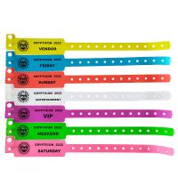 China ISO9001 Certified Custom CMYK Digital Printing Waterproof Plastic Wristband 250mm for sale