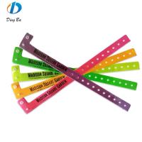 China Custom Color Reflective PVC Wristband L Shape 250x16mm for Celebrations Events for sale
