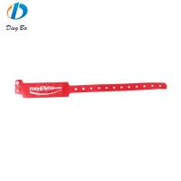 China Disposable Vinyl RFID Wristband 38 Micron Nontoxic Waterproof for Events for sale