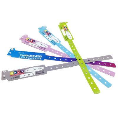 China Custom PVC Vinyl Wristband 250x25mm Waterproof Event Wristband for VIP Guest Festival for sale