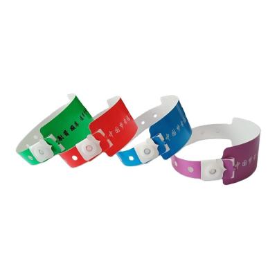 China Custom PE Plastic Wristbands for Events Logo Size 250x25mm Waterproof Tear Resistant for sale