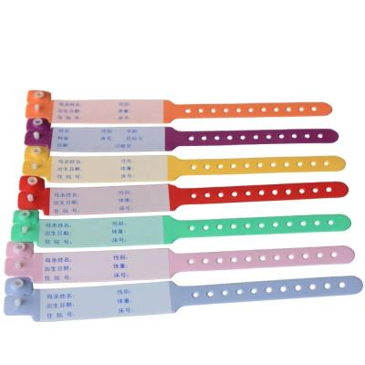 China PVC Disposable Medical Wristband 250x25mm Adjustable Waterproof for Hospital ID for sale