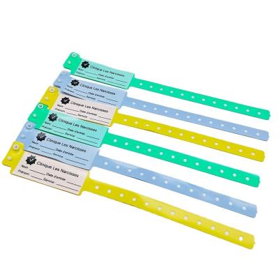 China Custom Writeable PVC ID Wristbands 250x25mm Waterproof for Child Park Patient for sale