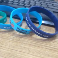 China Custom Silicone Wristbands 202x12x2mm Glow in Dark Rubber Bracelets for Events for sale