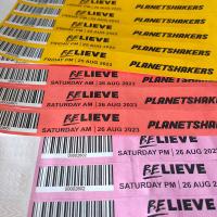 China Waterproof Tyvek QR Code Wristbands 250x25mm for Event Staff VIP Tickets for sale
