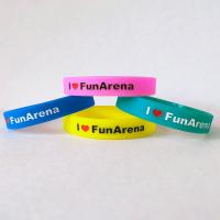 China Custom Silicone Rubber Bracelets 202x12x2mm Silk Screen Printing Waterproof ISO9001 for sale