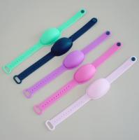 China Children Silicone Portable Hand Sanitizer Wristband Dispenser 10ml Capacity 25g Weight for sale