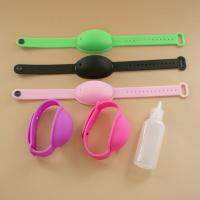 China Children Silicone Portable Hand Sanitizer Wristband Dispenser 10ml Capacity 25g Weight for sale