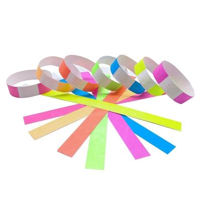 China Customizable Neon Tyvek Wrist Bands 250x19mm for Festivals and Concerts for sale