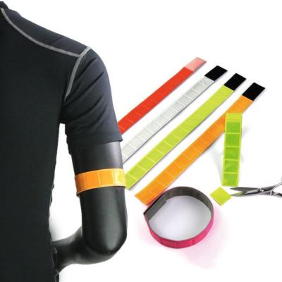 China Custom PVC Snap Slap Reflective Wristband 3x22cm Waterproof Bulk for Religious Events for sale