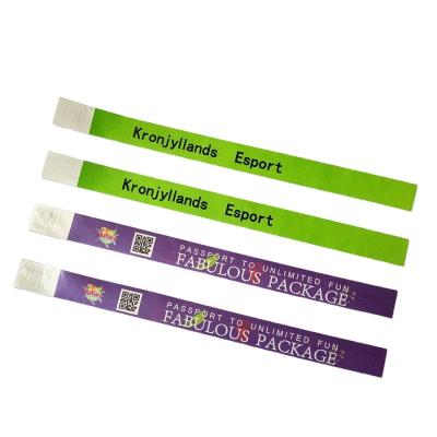 China Custom Waterproof Tyvek Wristbands 250x25mm for Festivals and Parties Solid Color for sale