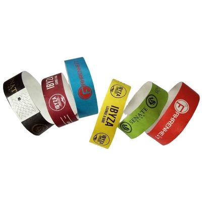 China Waterproof Tyvek Event Wristbands 250x25mm Tear Resistant Durable Custom Logo for sale